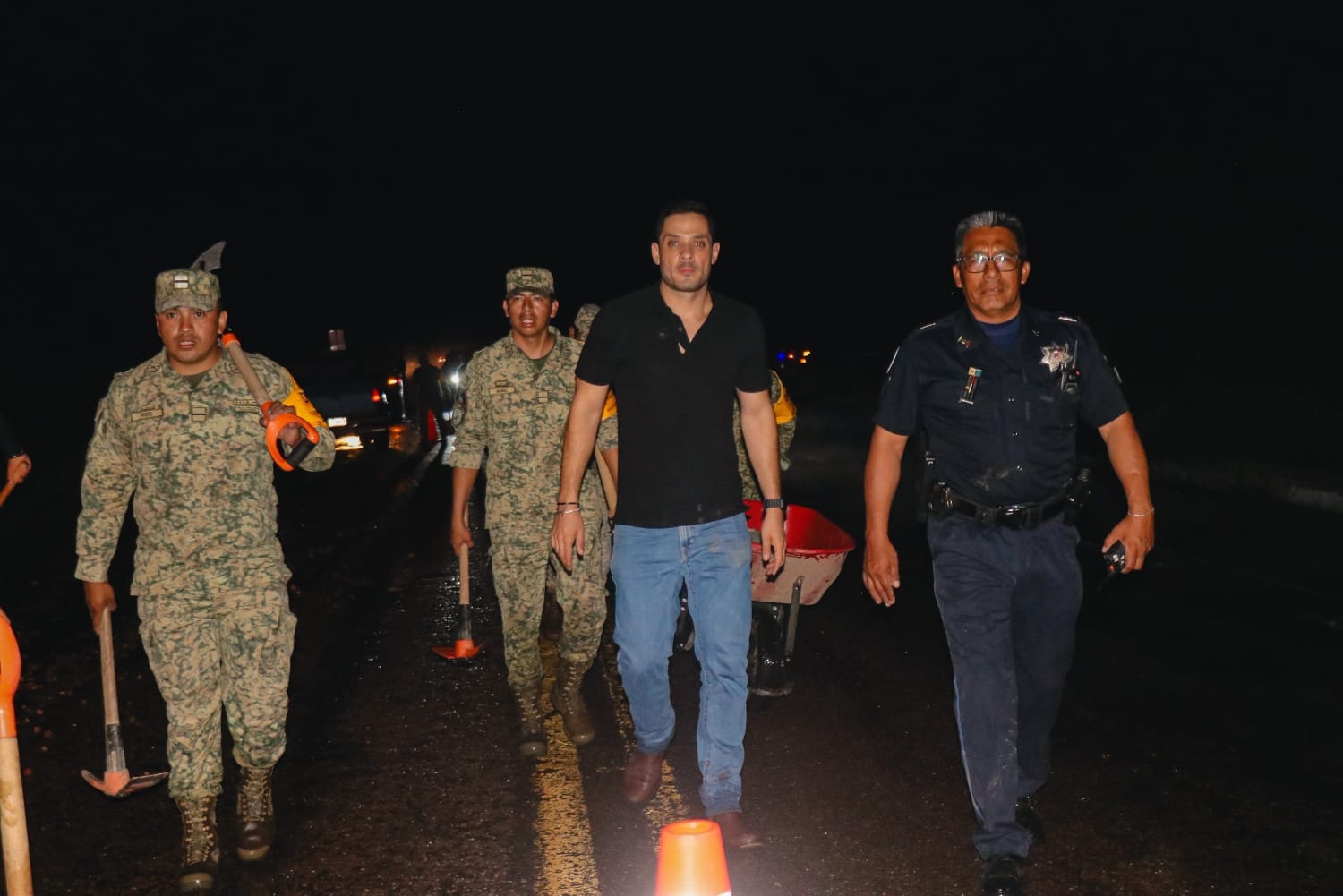 «DANIEL ROMO SUPERVISA ACCIONES DE APOYO EN CALVILLO TRAS INTENSAS LLUVIAS»