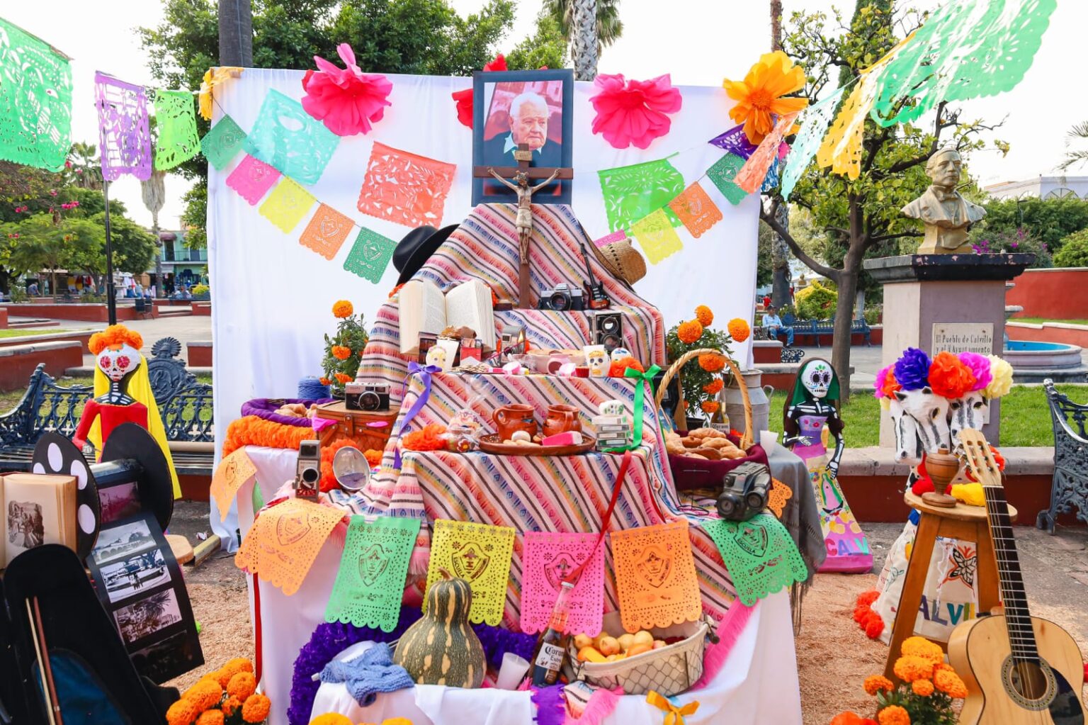 “COLORES, FLORES Y TRADICIÓN: CALVILLO CELEBRA EL CONCURSO DE ALTARES ...